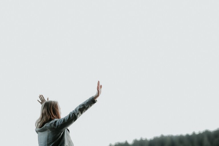 Raise vs rise (verbos en inglés - diferencia y ejemplos)